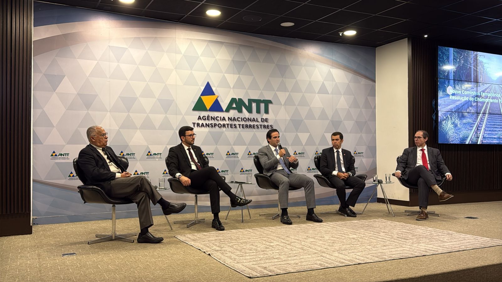 ANUT participa de “Novos Caminhos Ferroviários” da ANTT - ANUT